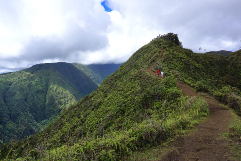 Waihee Ridge Trail | Gorgeous Ridgeline Hike In Maui - tworoamingsouls